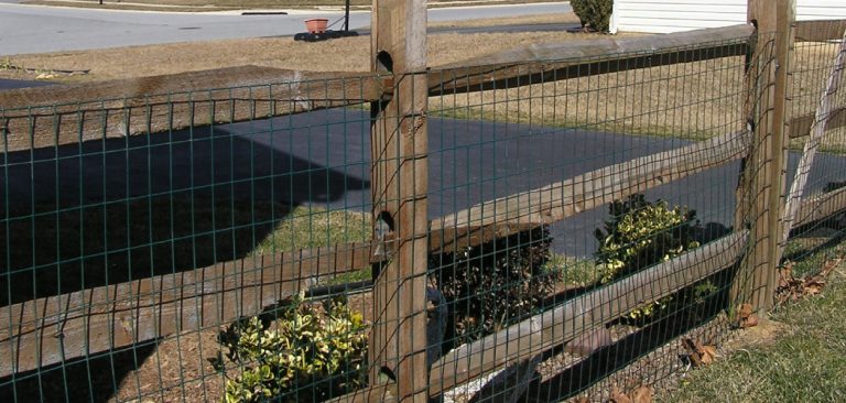 How to Build a Welded Wire Fence With Wooden Posts | 5 Easy Steps
