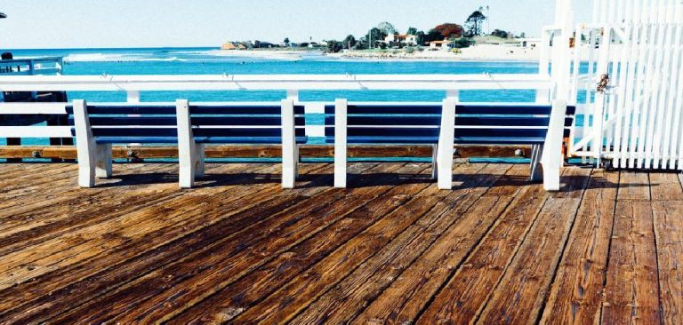 How to Stagger Deck Boards | 10 Easy Steps (2025)